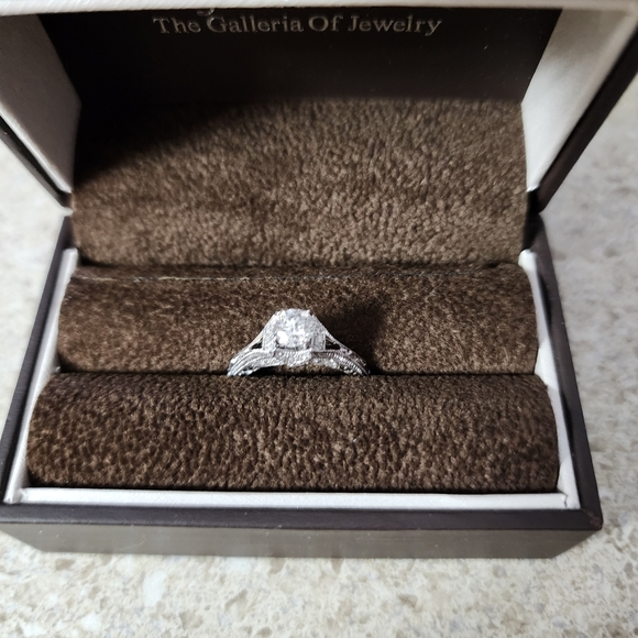 Jared | Jewelry | Jared Diamond Engagement Ring Size 45 Free ...